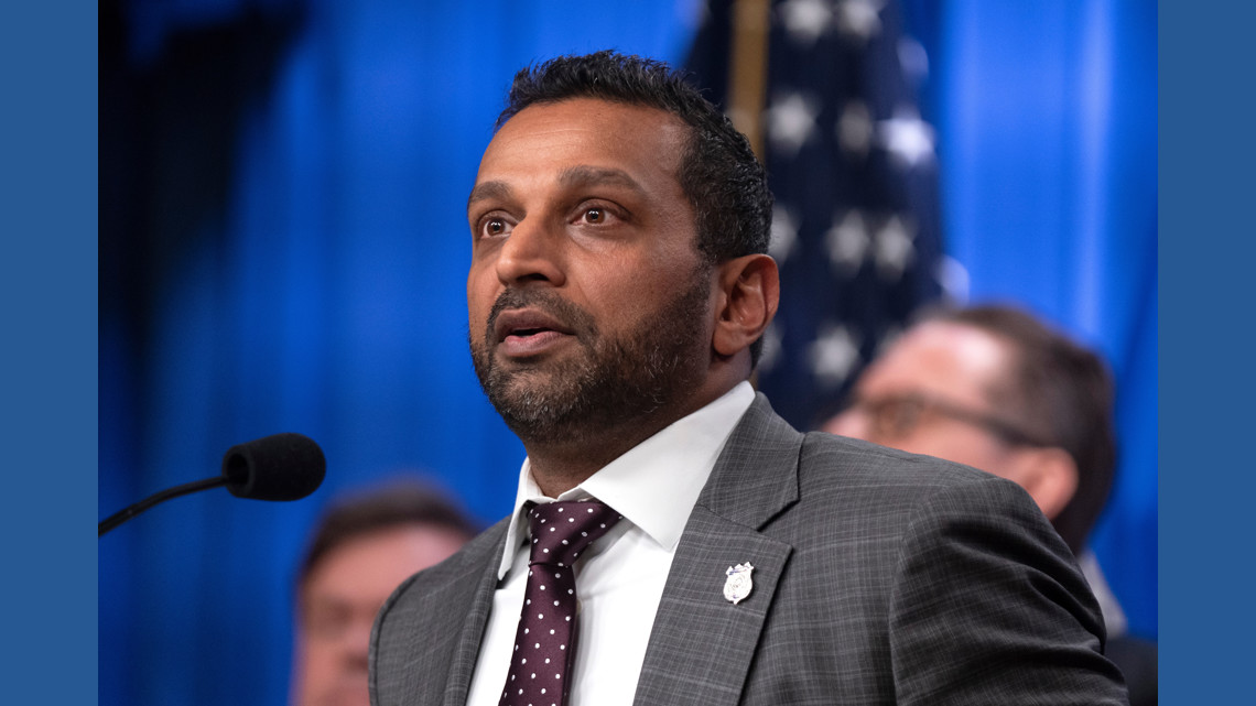 FBI seeks interviews with Democrats who urged US troops to defy illegal ...