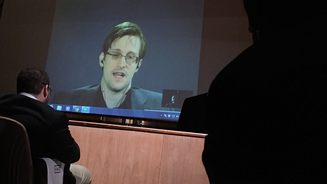Vladimir Putin grants Russian citizenship to Edward Snowden | wkyc.com