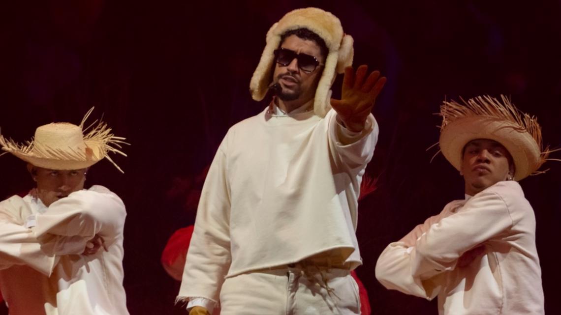 Mapleton High School evacuated due to student illnesses | wkyc.com