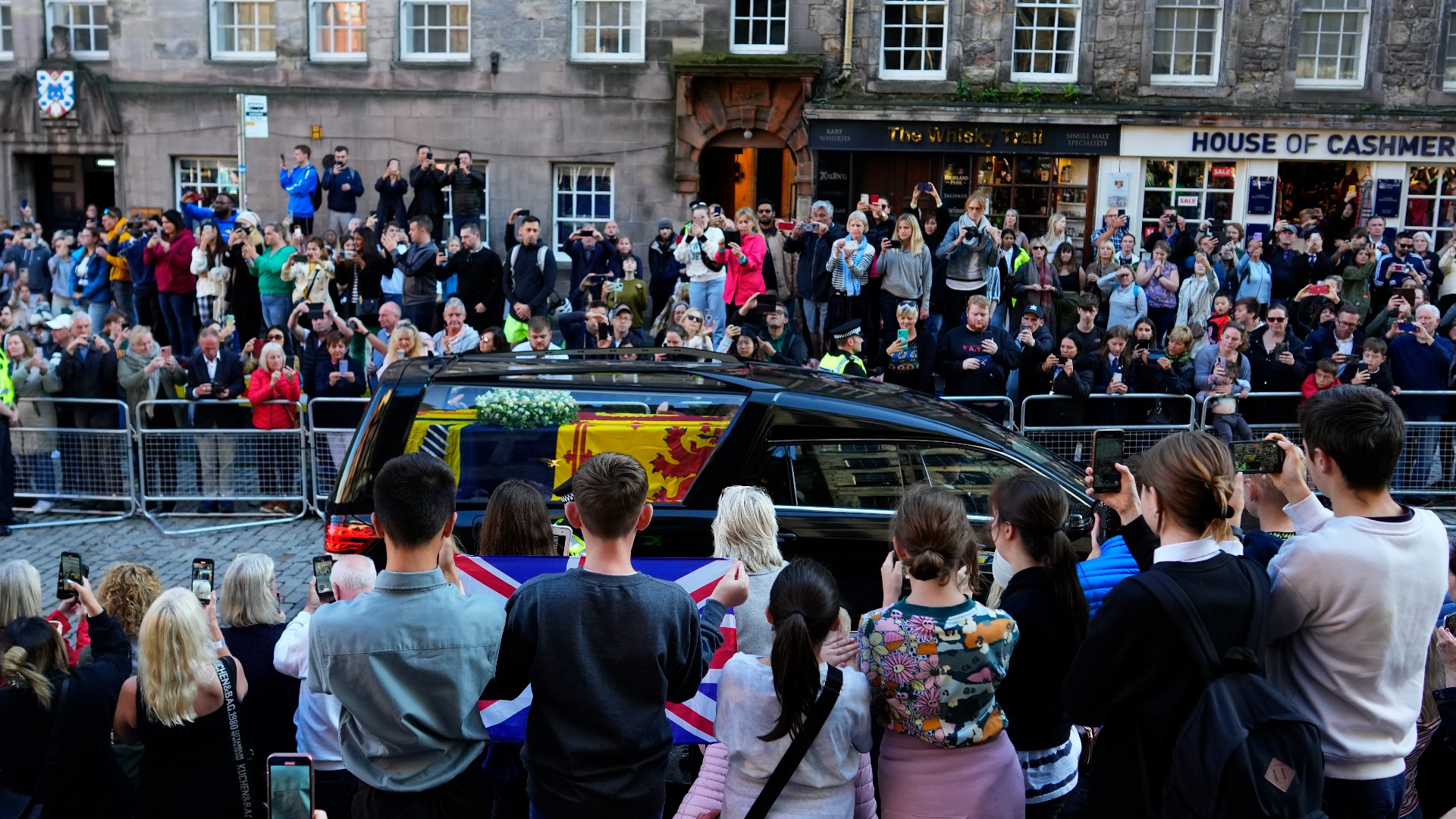 Queen's coffin heads to London, Charles visits Northern Ireland | wkyc.com