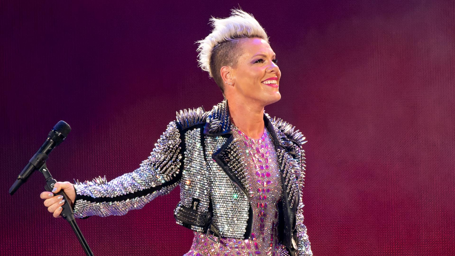 Singer Pink spends New Year's Eve in hospital | wkyc.com
