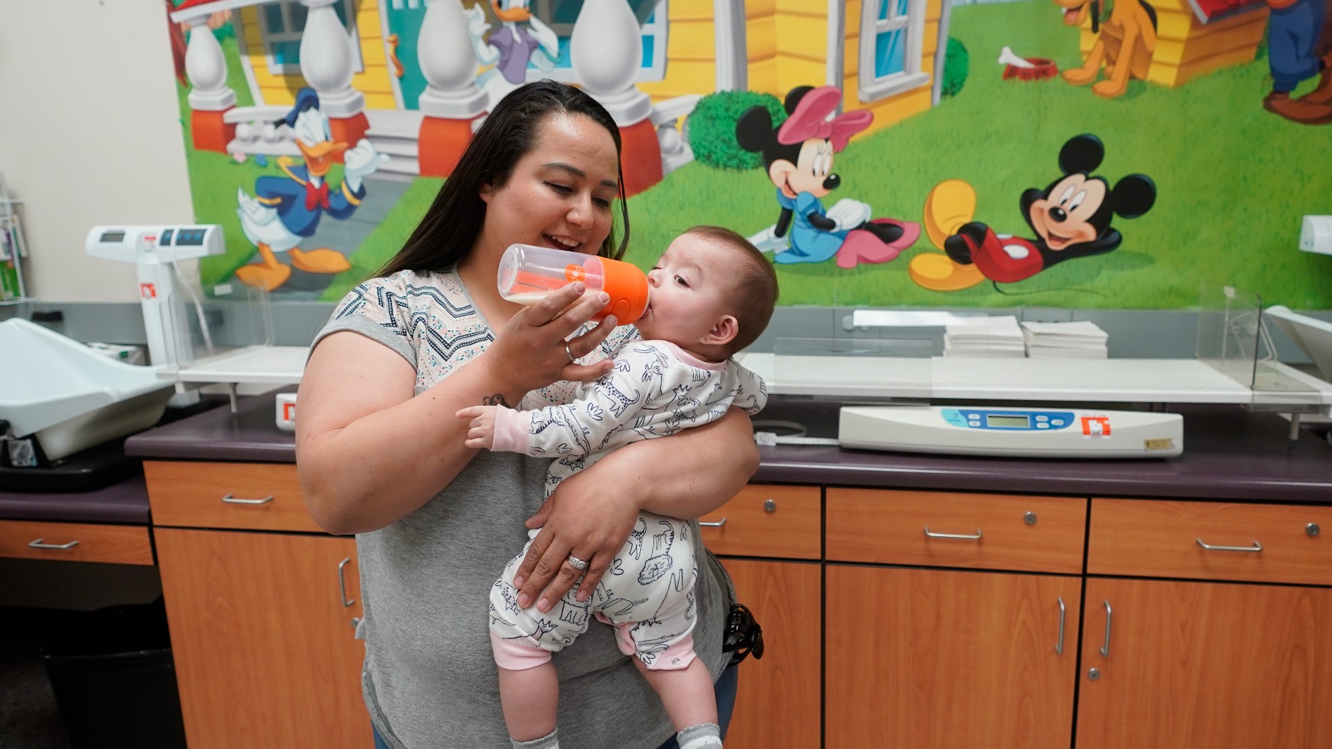 Baby formula shortage: Milk bank donations interest spiking | wkyc.com