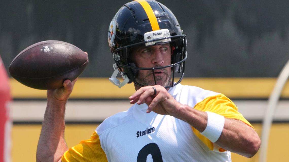 Aaron Rodgers reveals marriage during Steelers debut | wkyc.com