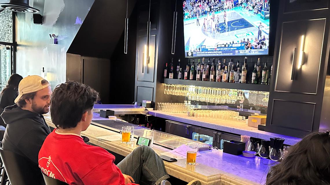Bars, restaurant say they see greater demand for women's sports | wkyc.com
