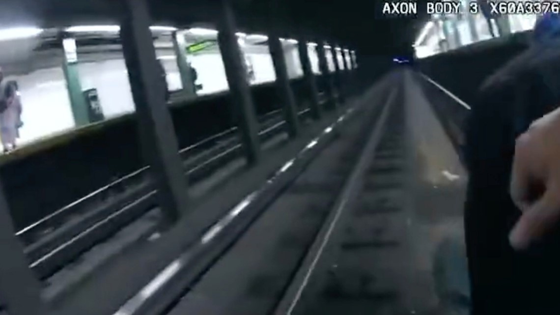 NYPD officers, bystander save man who fell on the subway tracks | wkyc.com