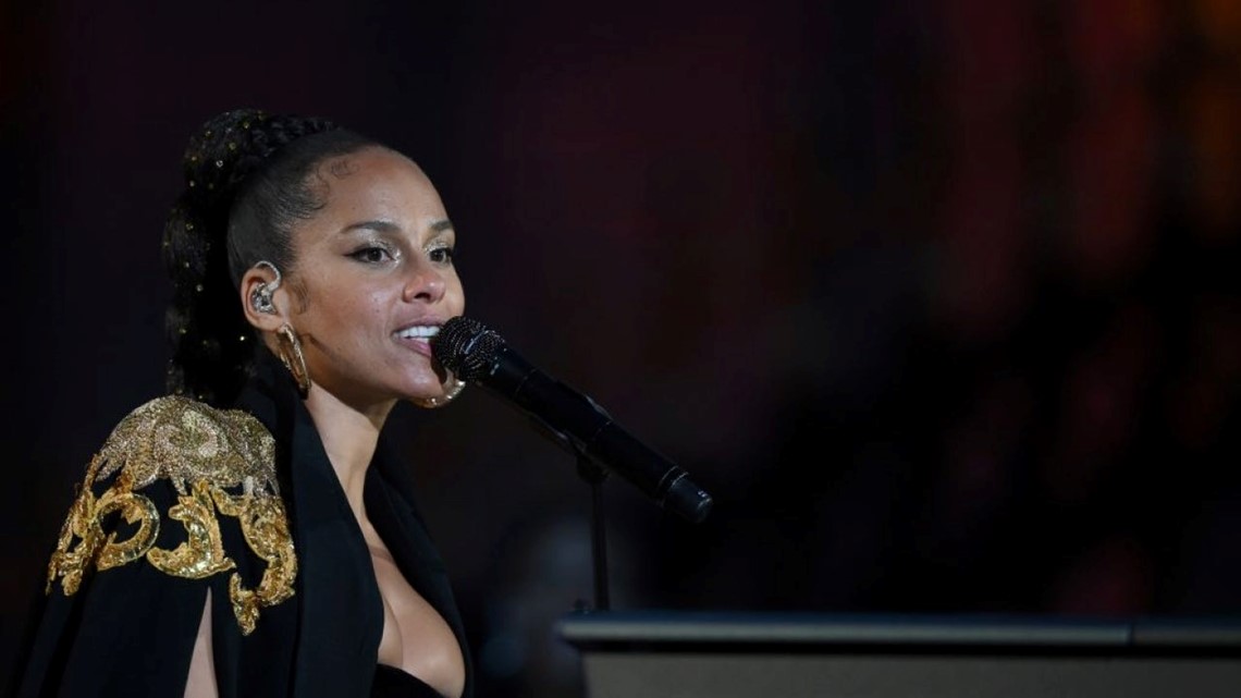 Alicia Keys Reacts After Fan Aggressively Kisses Her During Concert | wkyc.com