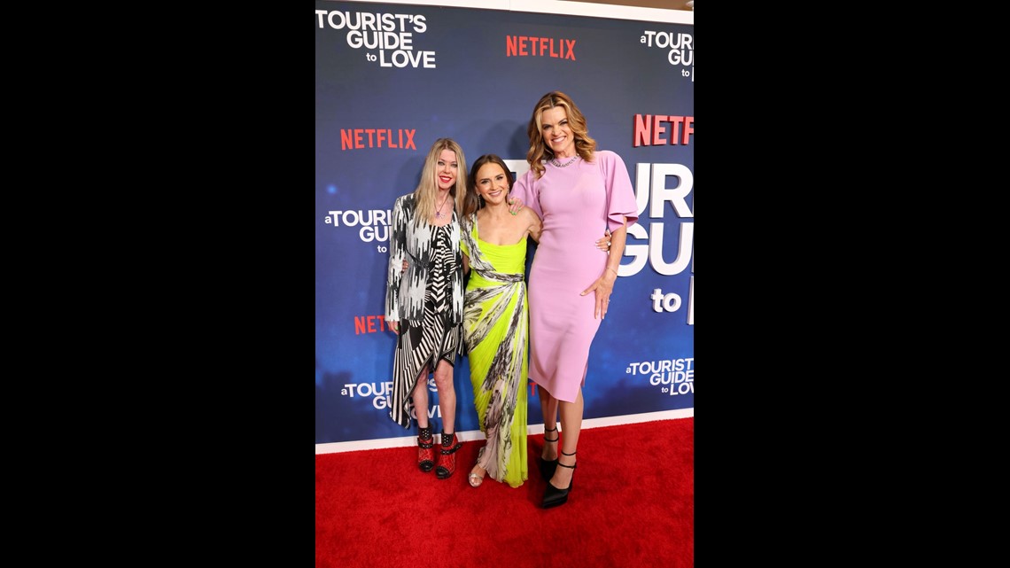 Rachael Leigh Cook, Tara Reid and Missi Pyle React to 'Josie and the ...