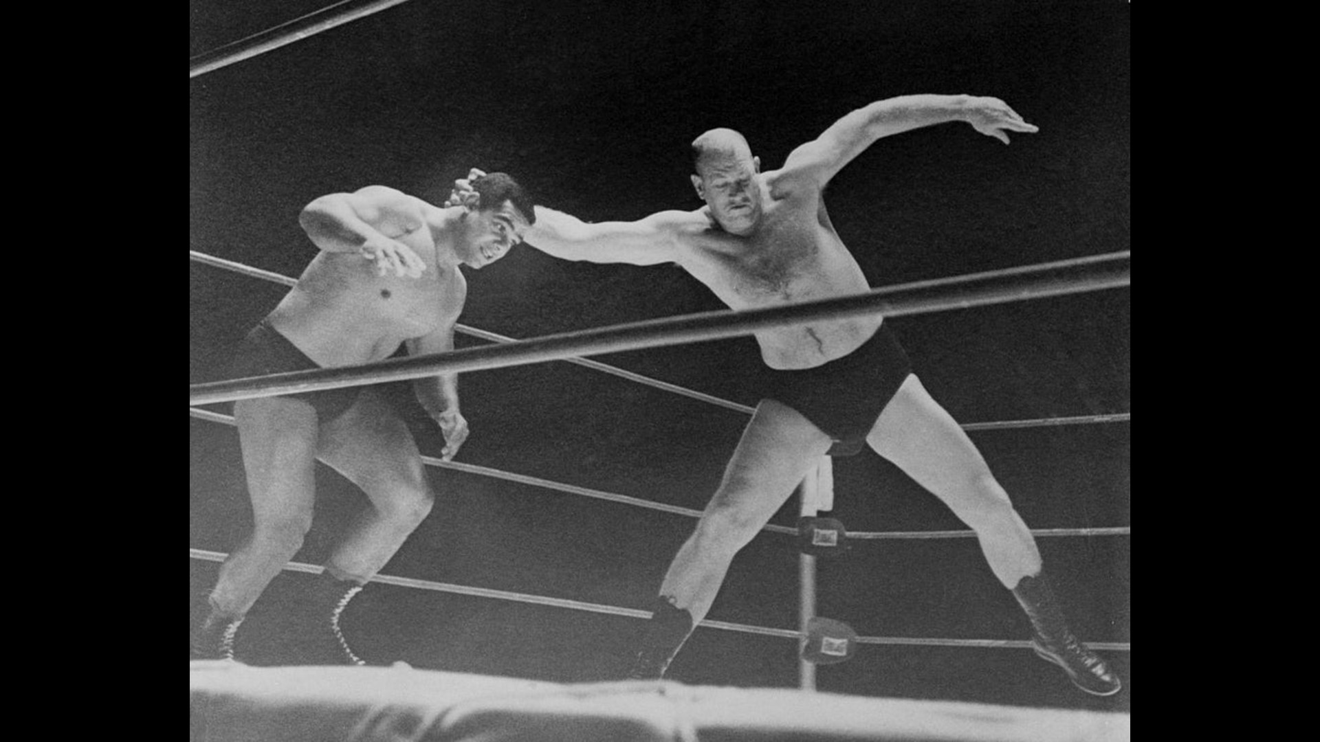 The Tragic Real-Life Story Behind The 'Iron Claw's Von Erich Brothers ...