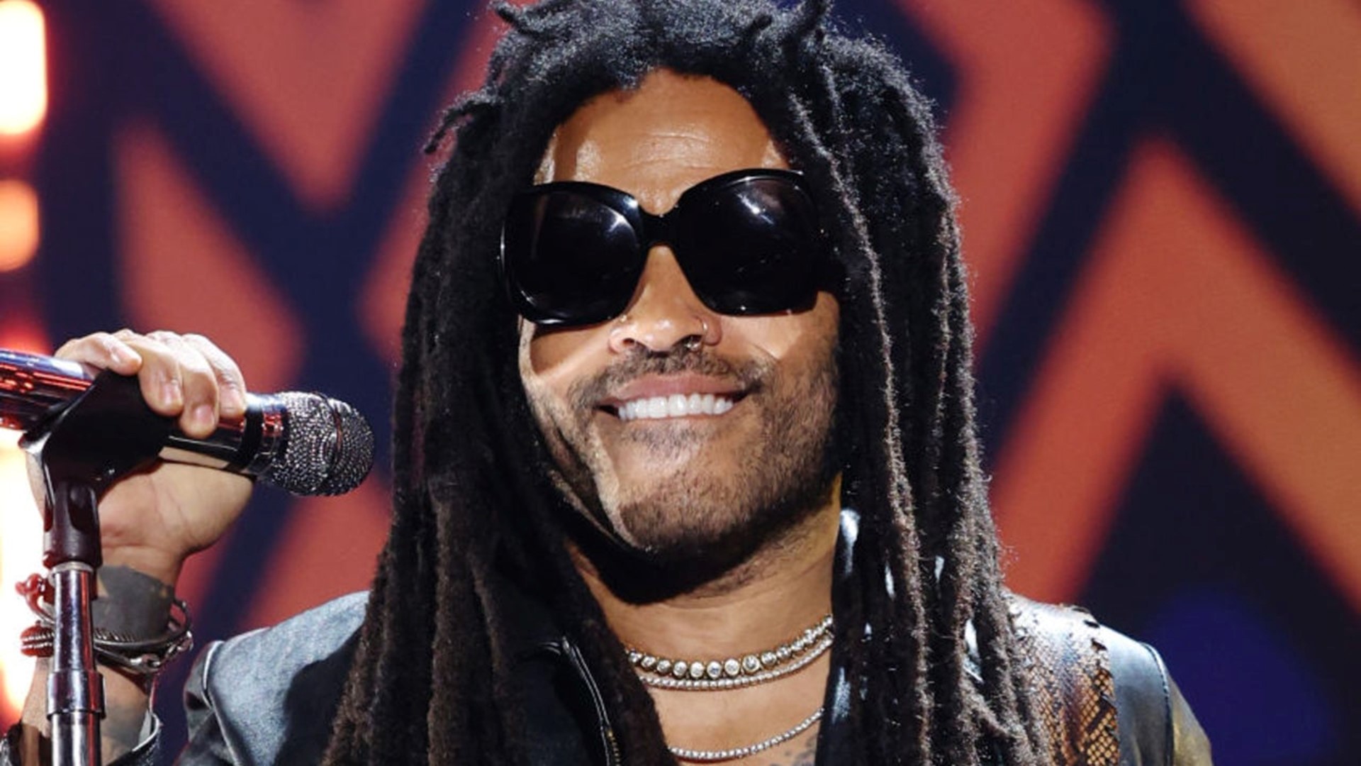 Lenny Kravitz Gets Completely Naked for Steamy New 'TK421' Music Video ...