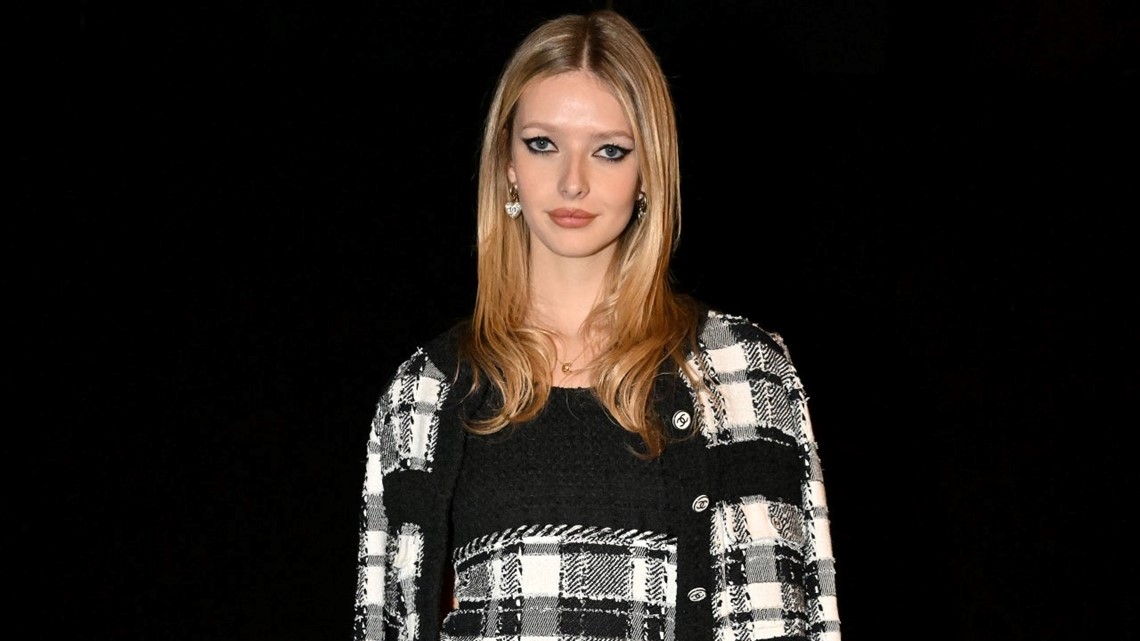 Gwyneth Paltrow's Daughter Apple Martin Is a Stylish Teen During Paris ...