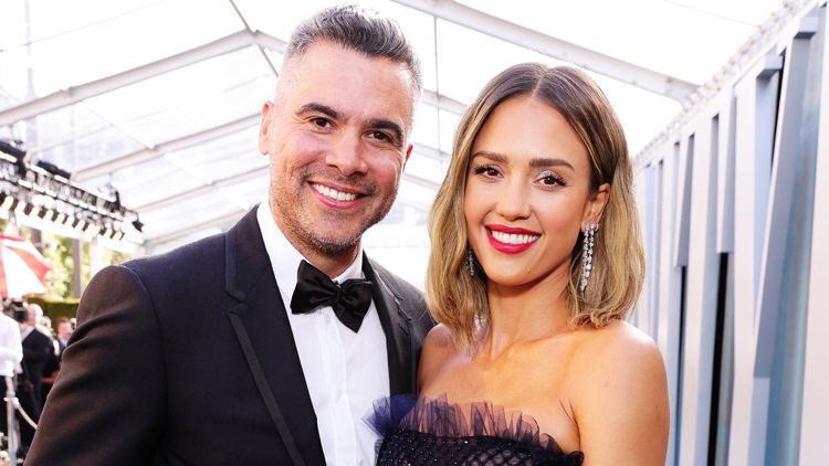 Jessica Alba Praises Husband Cash Warren for Dating Her When Her Life ...