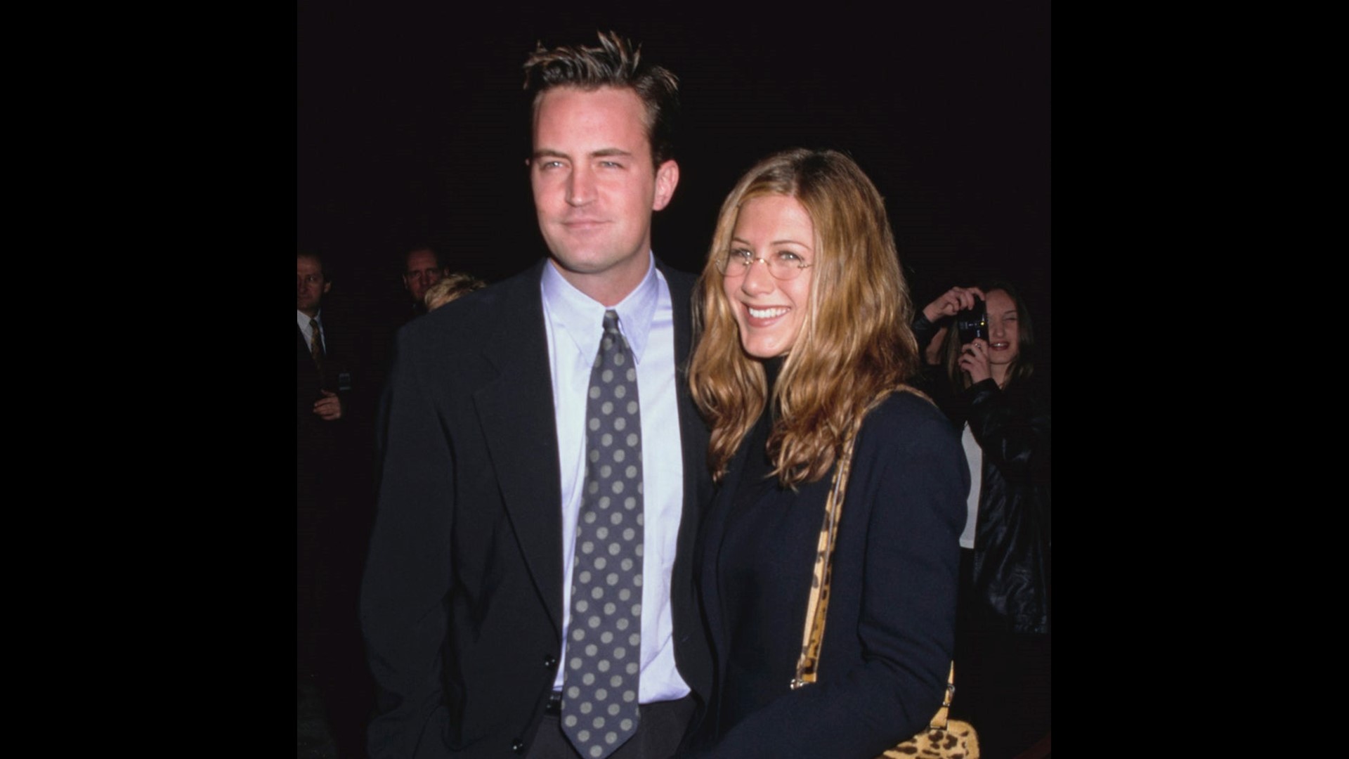 Inside Matthew Perry's Close Bond With 'Friends' Co-Stars | wkyc.com