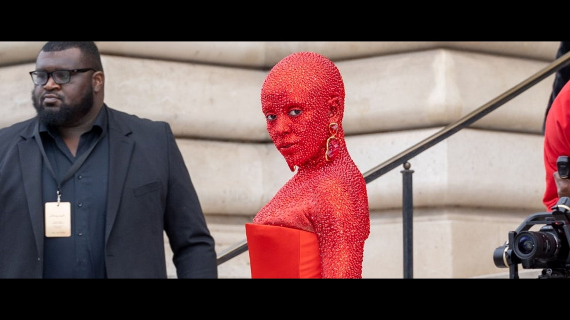 Doja Cat Turns Fake Lashes Into Mustache and Eyebrows at Paris Fashion ... Doja Cat Turns Fake Lashes Into Mustache and Eyebrows at Paris Fashion ...