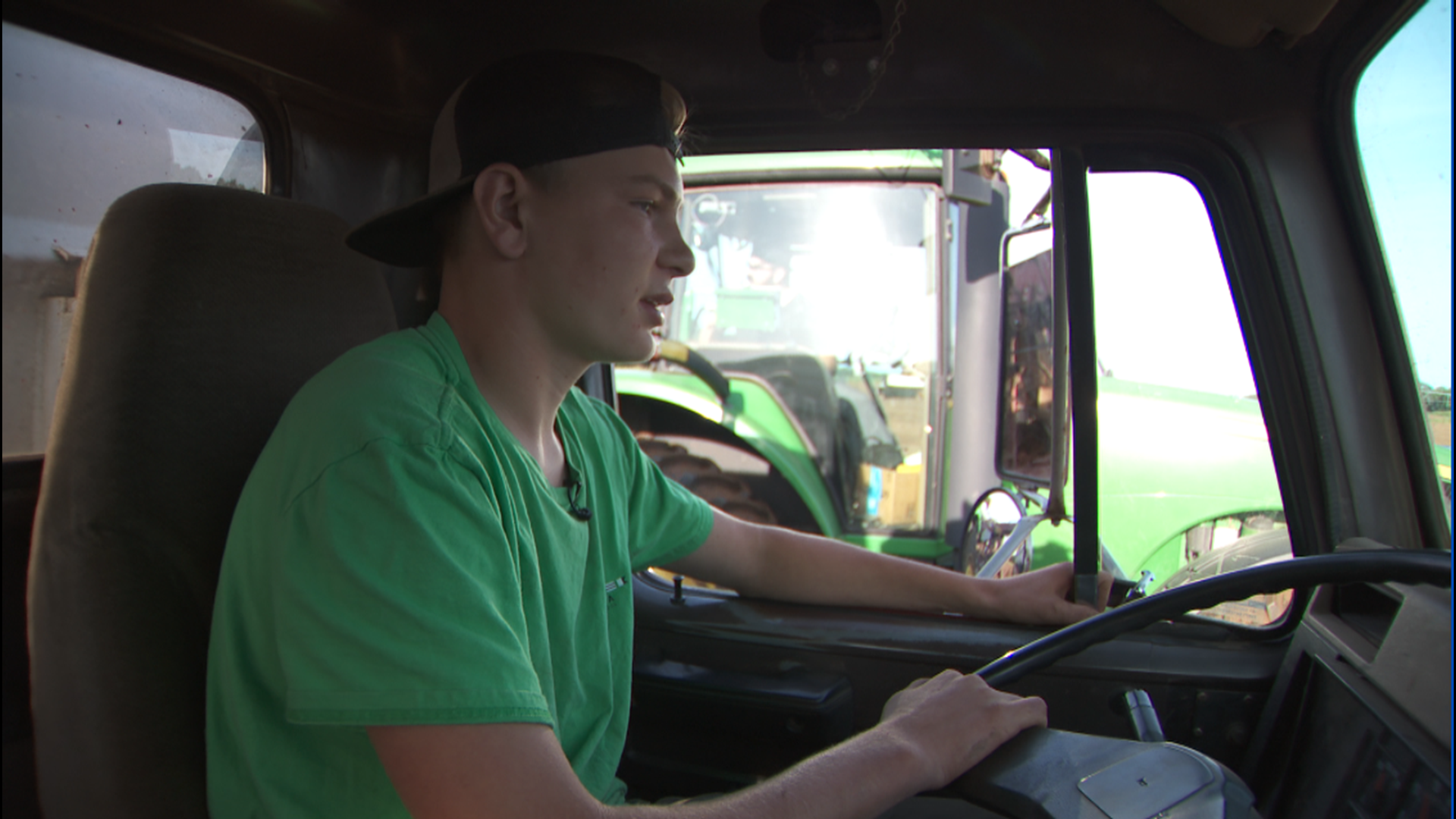 Paralyzed farmer is back on tractor for harvest | wkyc.com