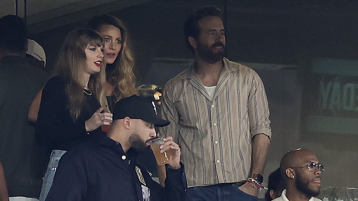 Taylor Swift at MetLife Stadium to watch Travis Kelce's Chiefs take on ...