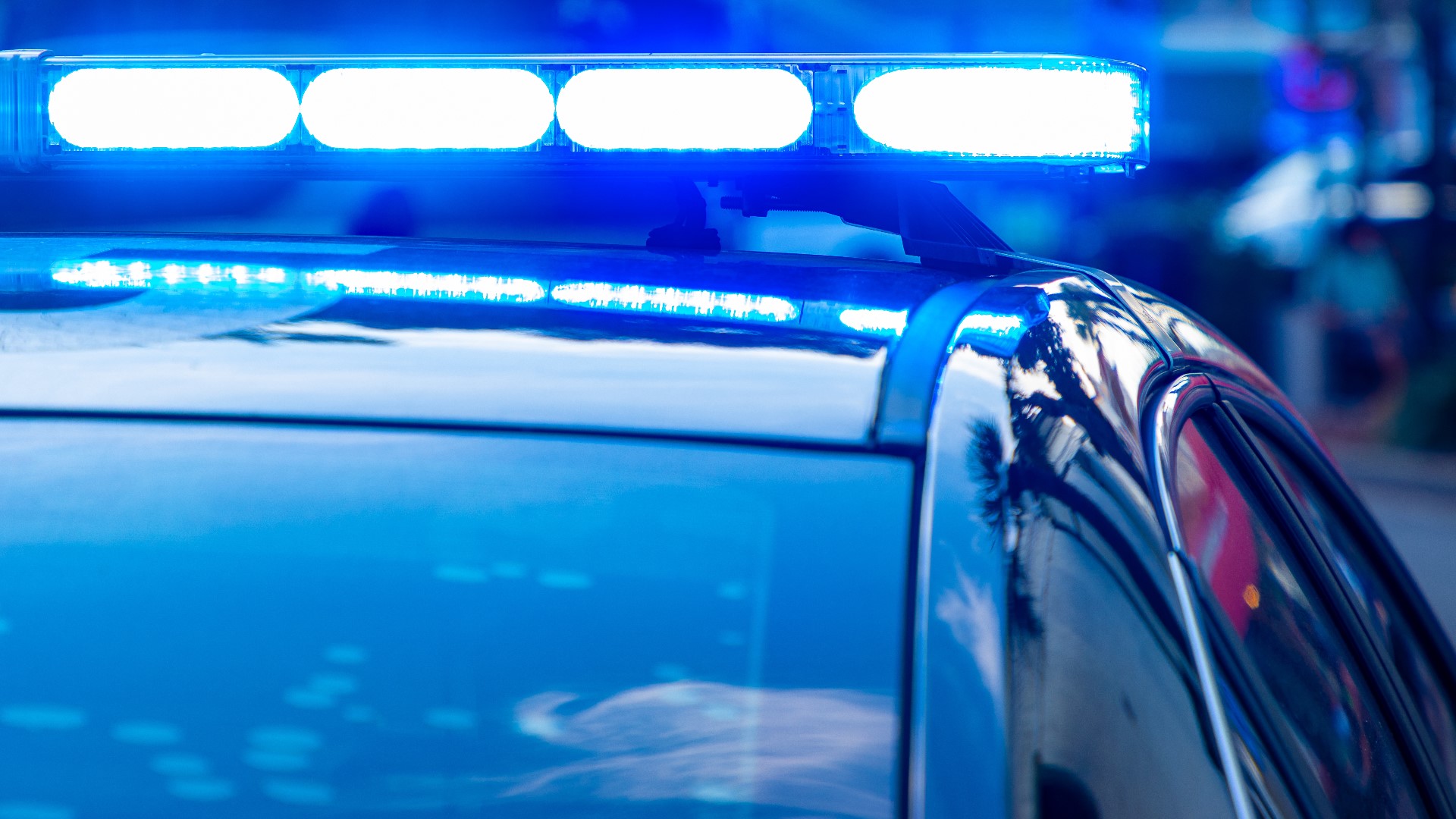 Cleveland police arrest suspect after hourslong SWAT standoff on ...