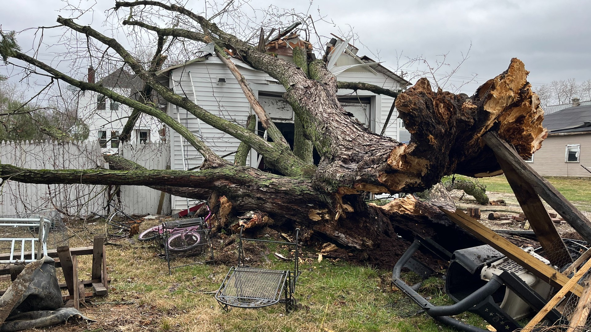 Heavy storm damage amid Tornado Warning in central Ohio | wkyc.com