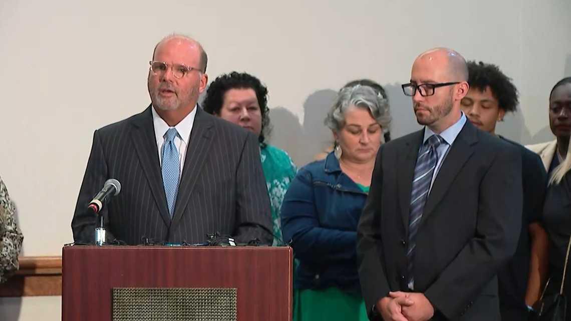 Attorney, family of Donovan Lewis speaks out | wkyc.com