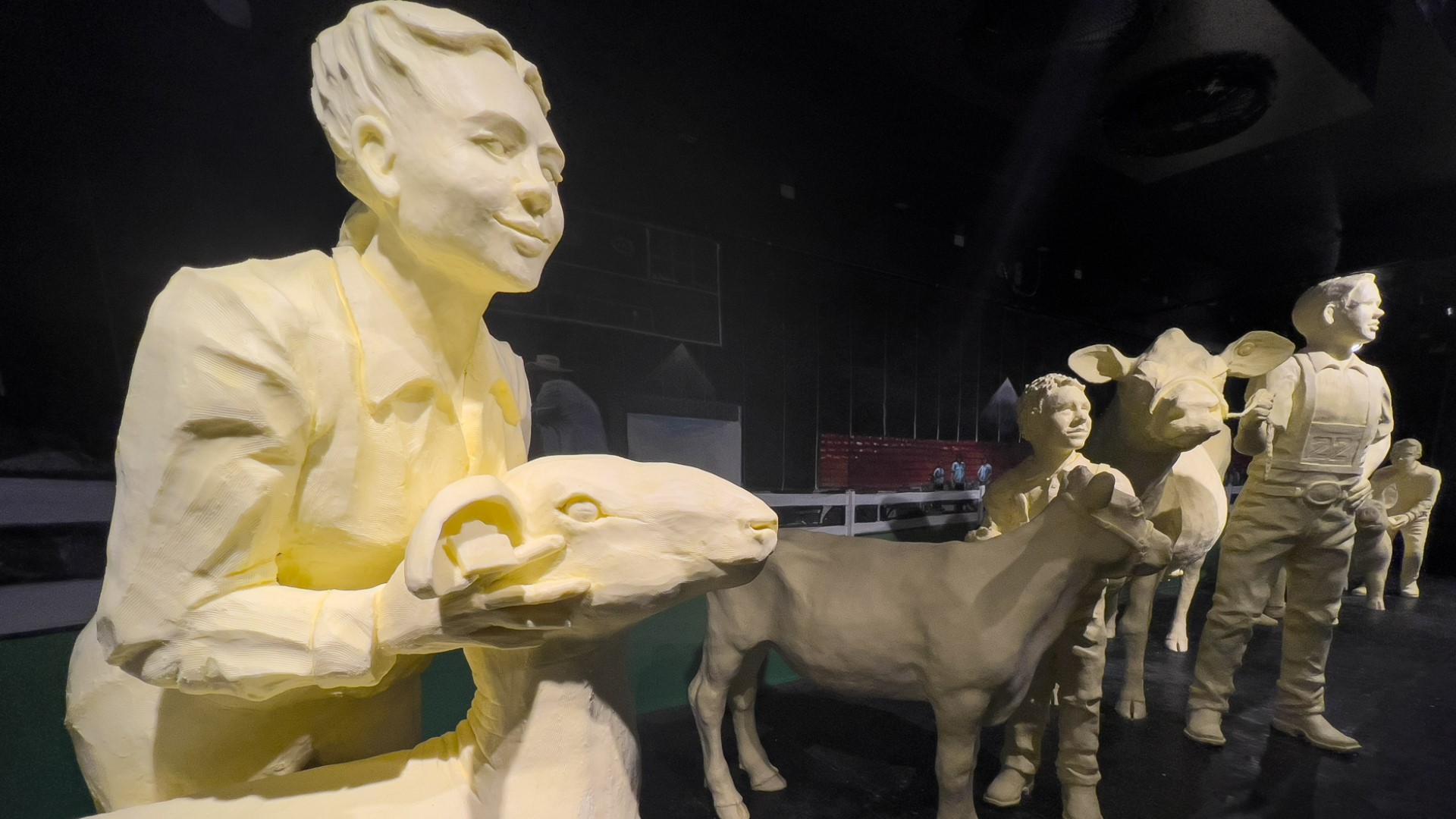 2022 Ohio State Fair butter cow display revealed | wkyc.com