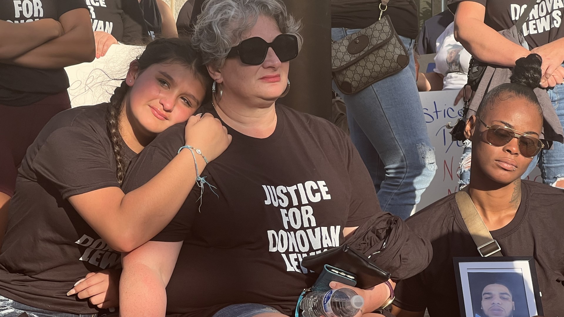 Family of Donovan Lewis cries out for justice | wkyc.com