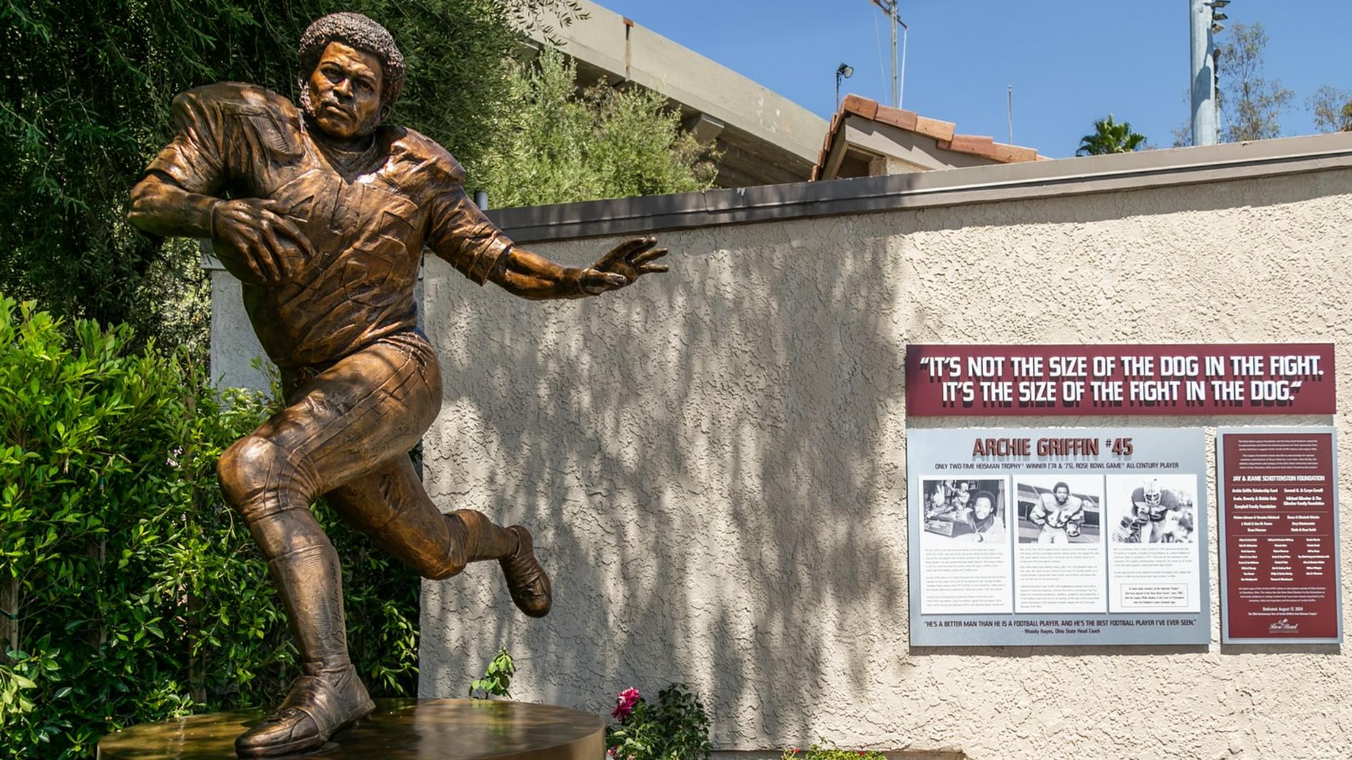 Archie Griffin's Rose Bowl Stadium statue unveiled | wkyc.com