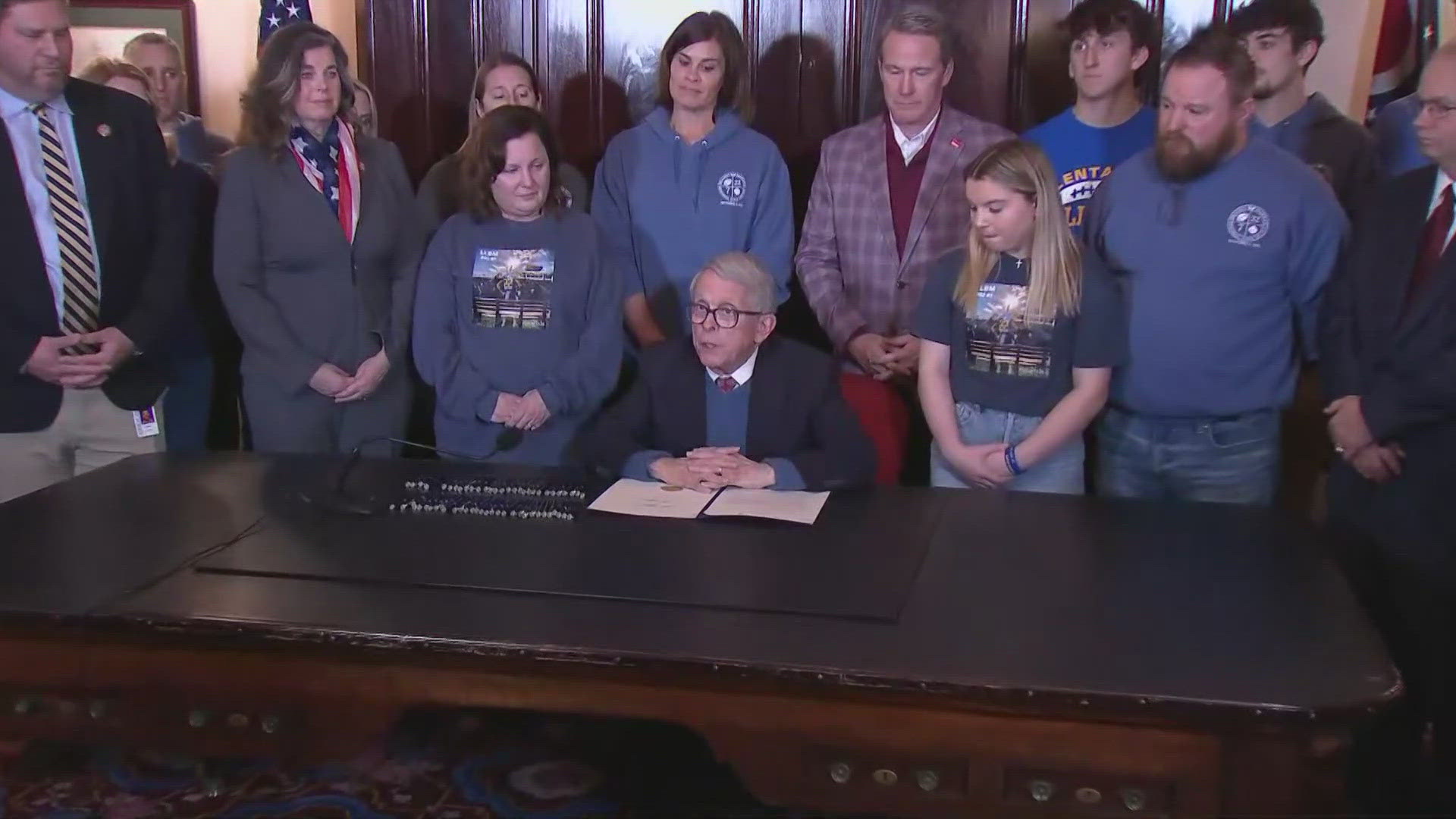 Ohio Gov. Mike DeWine signs controversial 'Parents' Bill of Rights ...