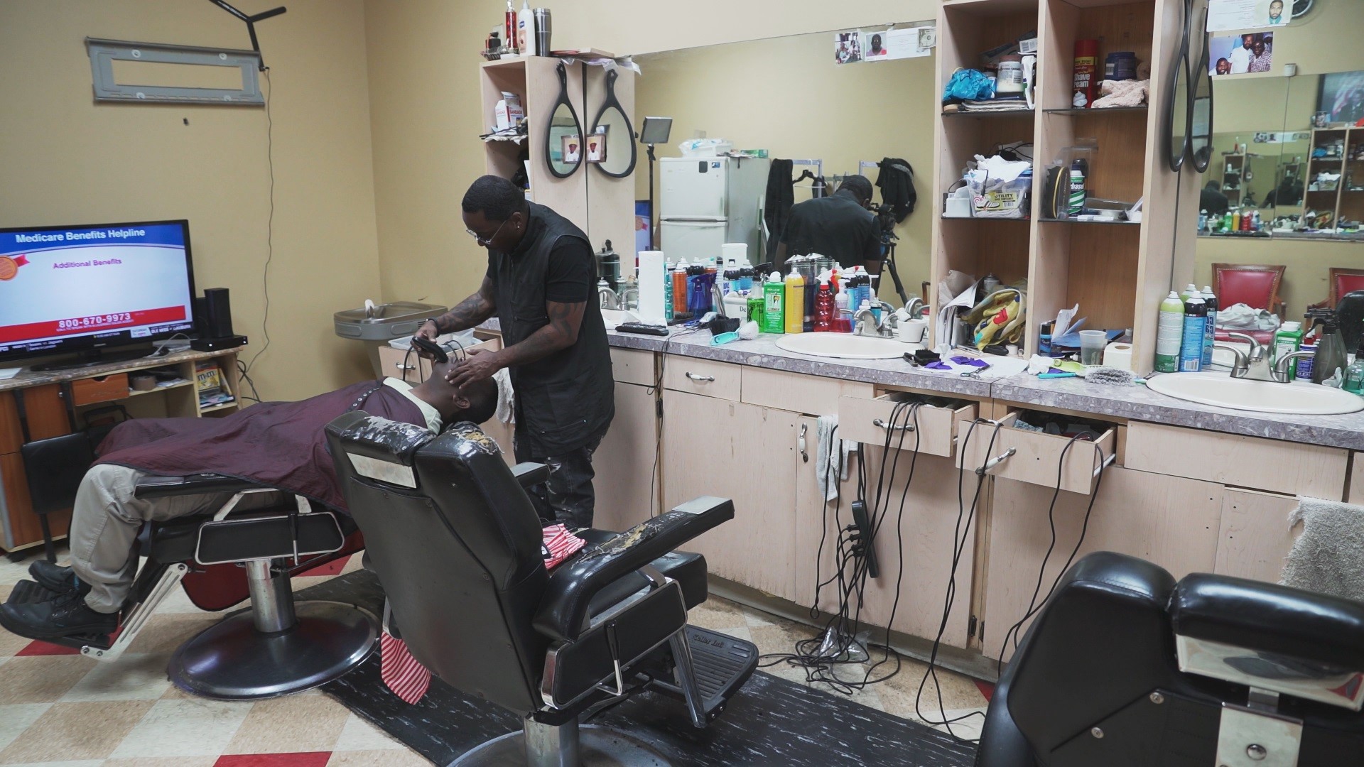 HARDWORKING CLEVELAND | All Cut, no Quit at El Dorado barbershop | wkyc.com