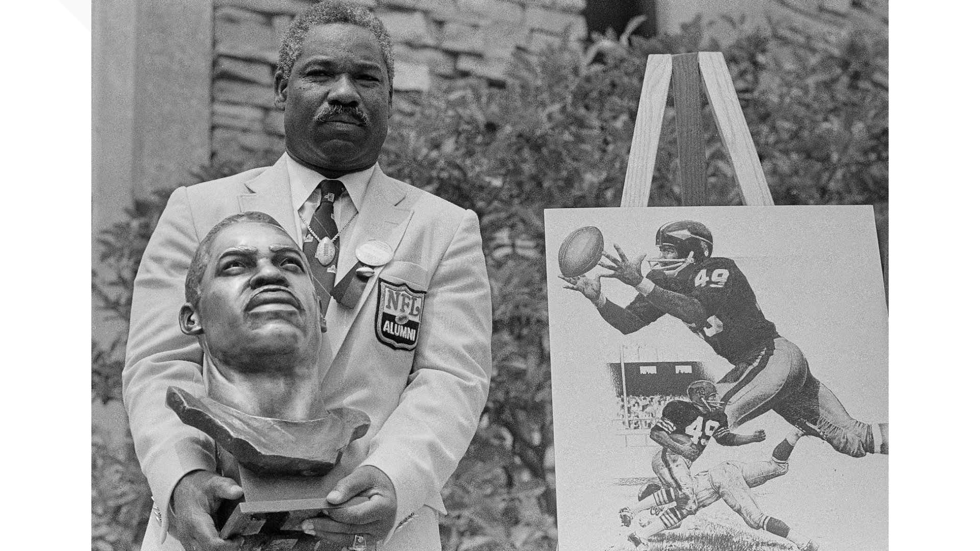 Browns legend Bobby Mitchell dies at 84 | wkyc.com