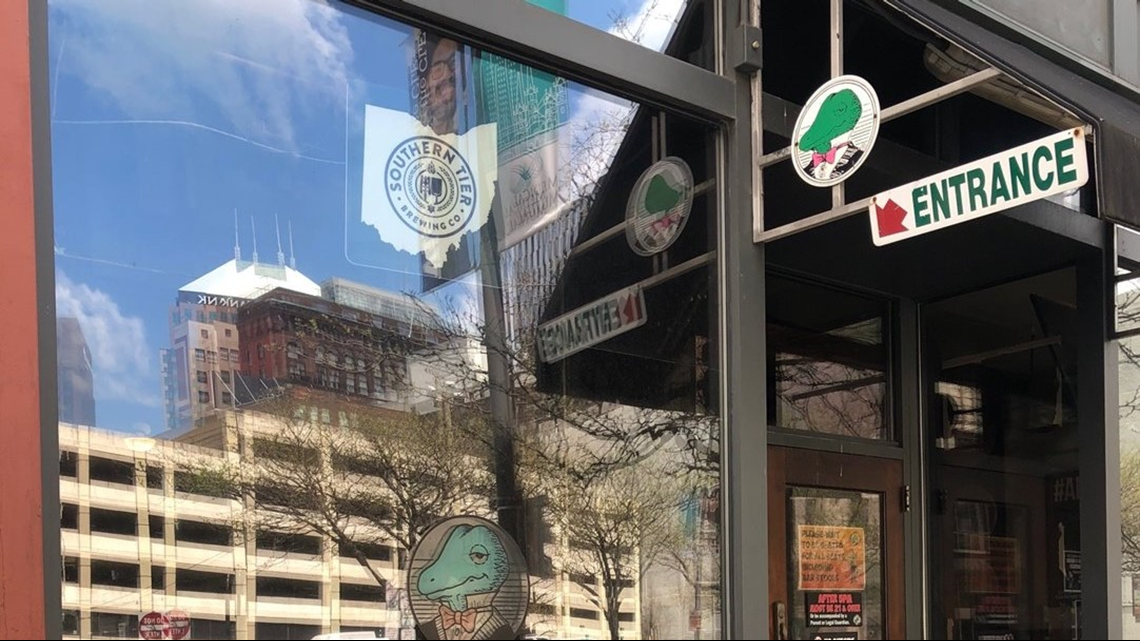Ahead of NFL Draft, Winking Lizard low on staff downtown | wkyc.com