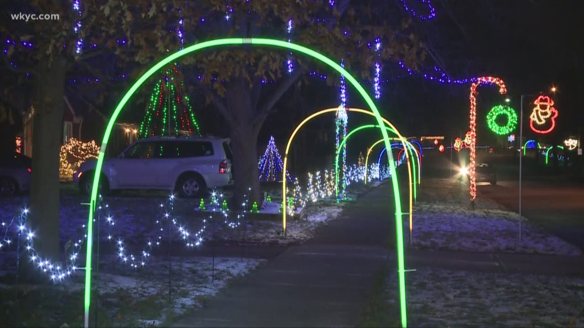 Fairview Park neighborhood goes all-out with light display | wkyc.com