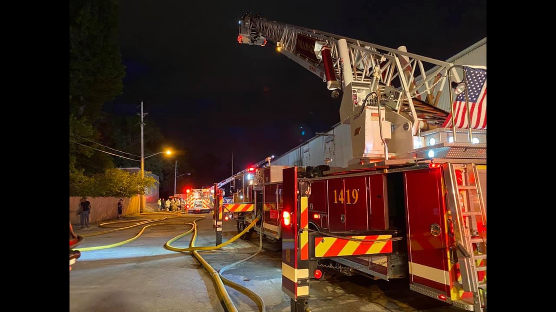 Firefighters respond to commercial fire in Eastlake | wkyc.com
