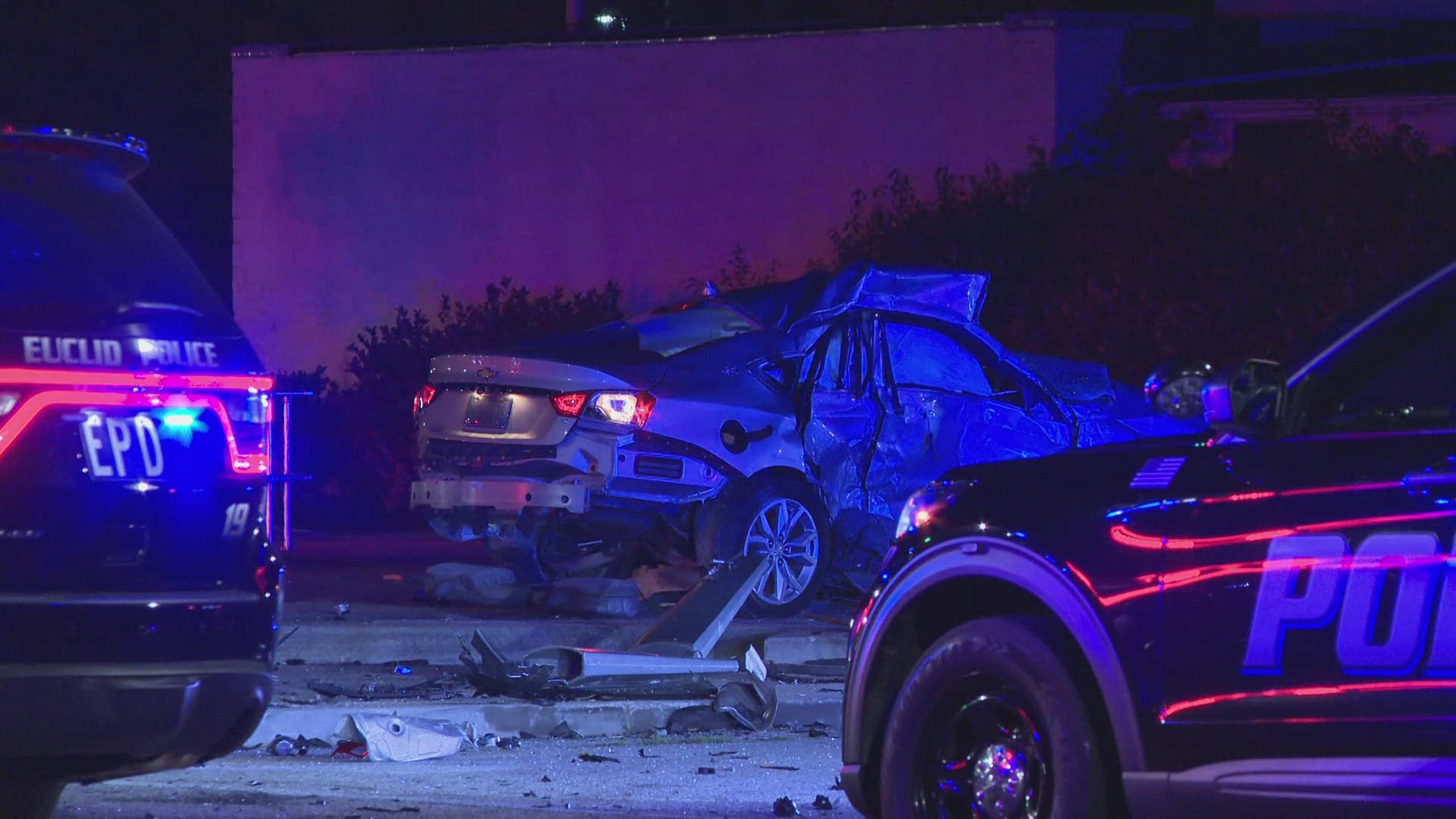 Man dies in Cleveland crash at Nottingham and St. Clair | wkyc.com