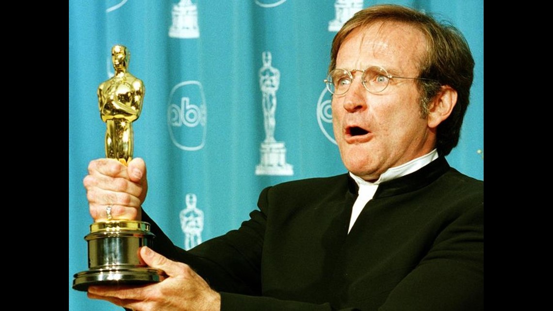 Sheriff's Office: Personal assistant found Robin Williams hanging ...