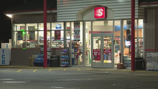 Willoughby Speedway employee attacked with razor after robber attempts ...