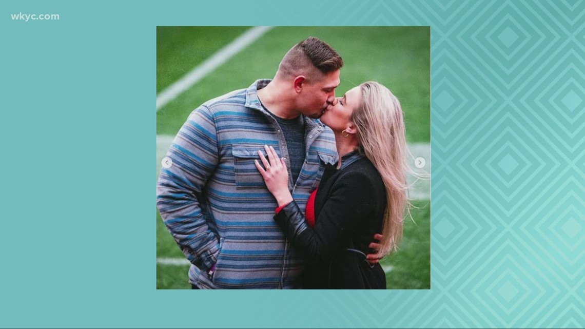 Browns player Wyatt Teller proposes to his girlfriend on the field at ...