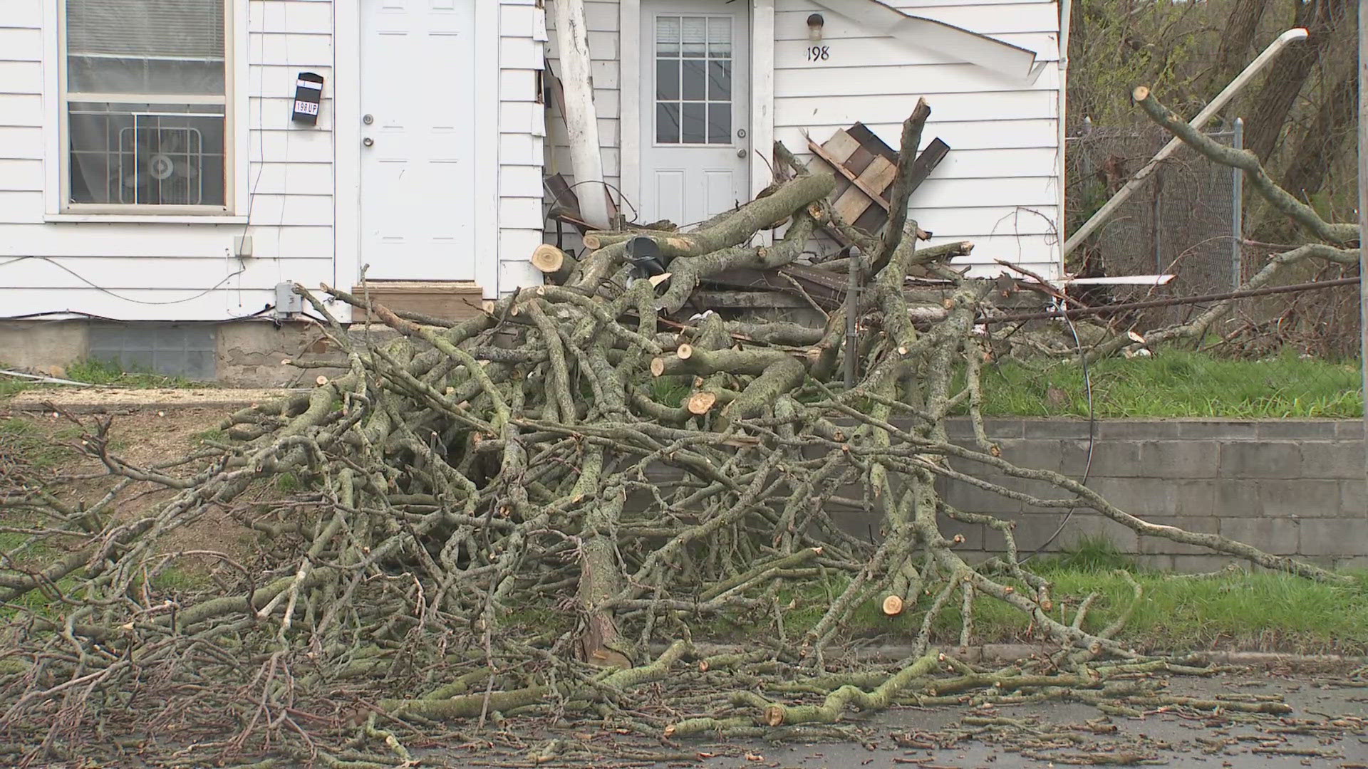 Tree falls on Barberton house, 1 confirmed dead | wkyc.com