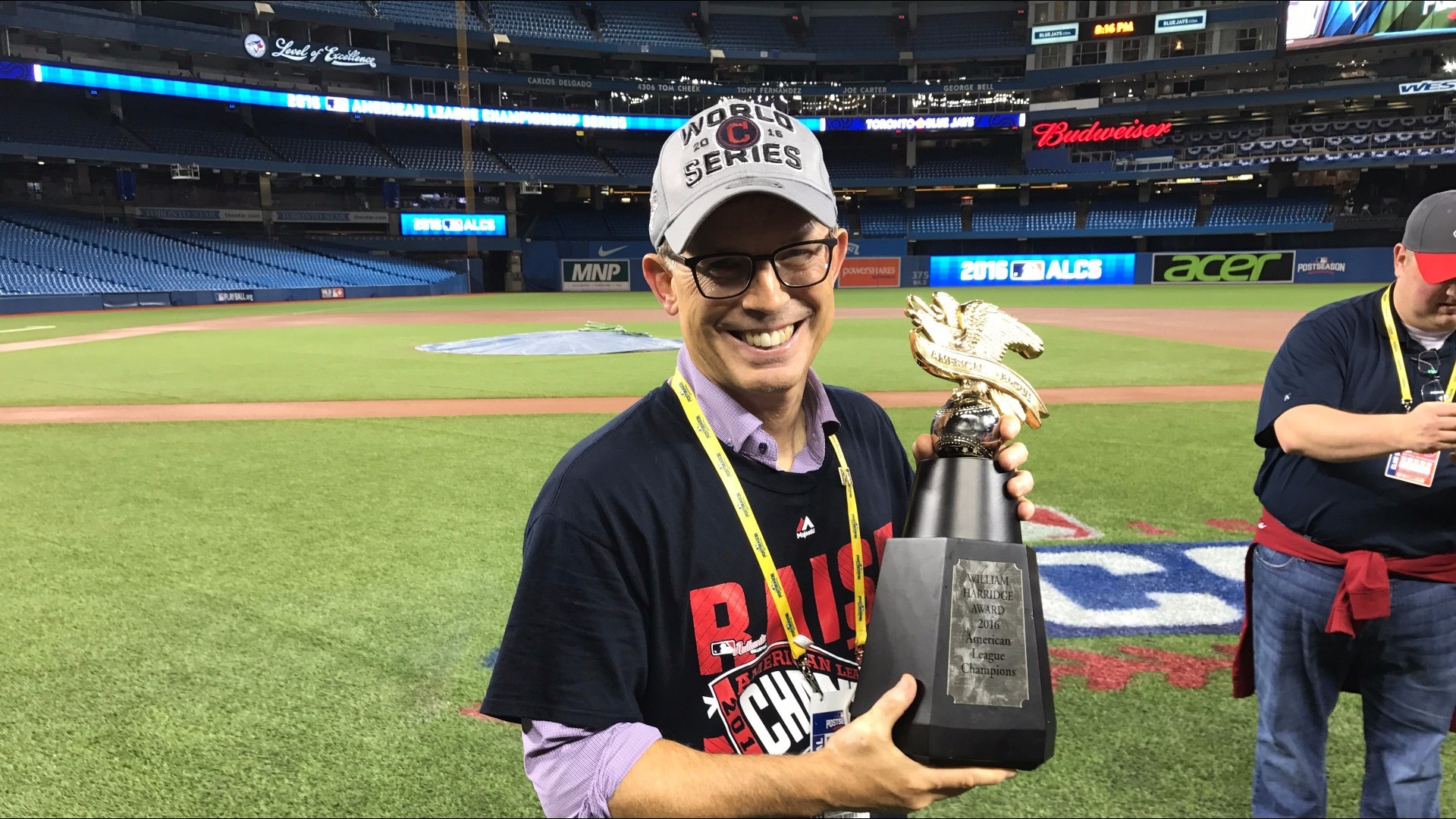 Drew Carey celebrates Cleveland Indians ALCS victory from ‘Price is ...