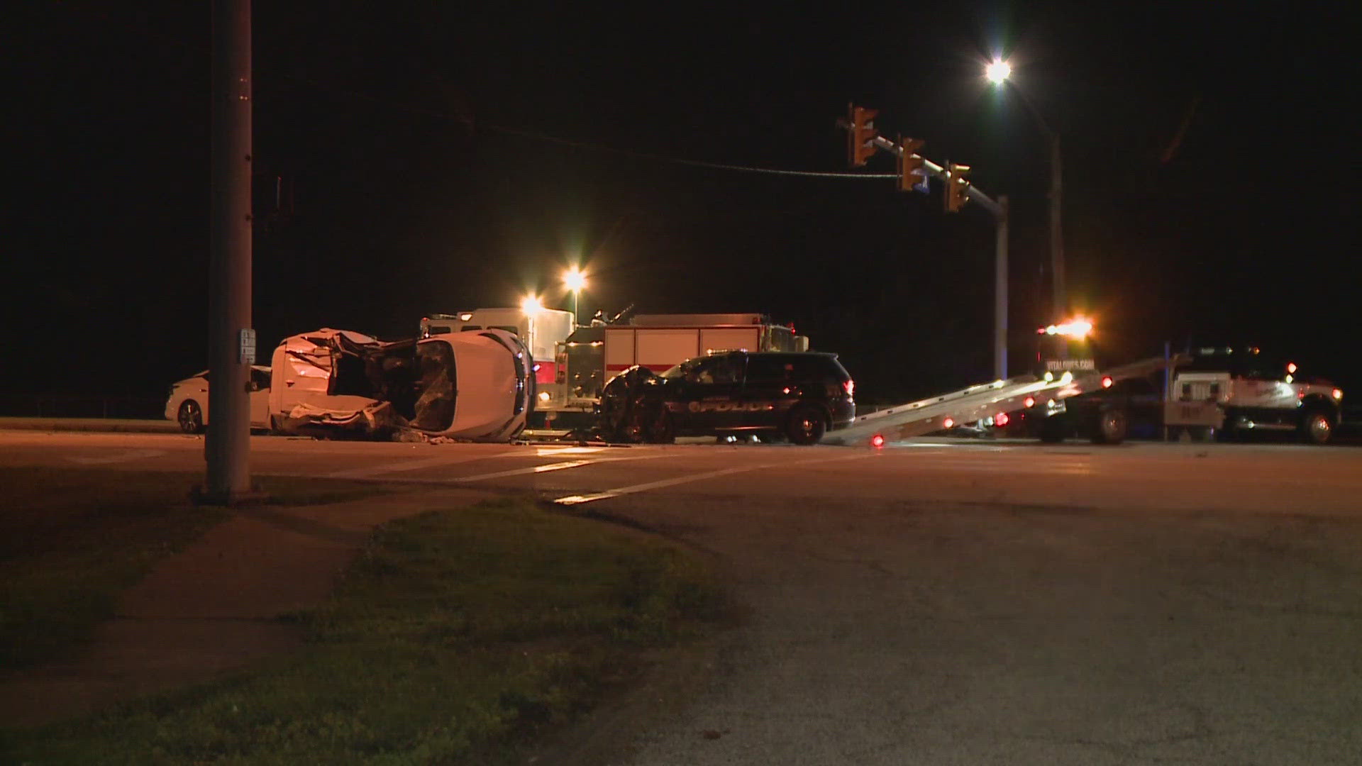 Eastlake police cruiser crashes on way to accidental shooting | wkyc.com