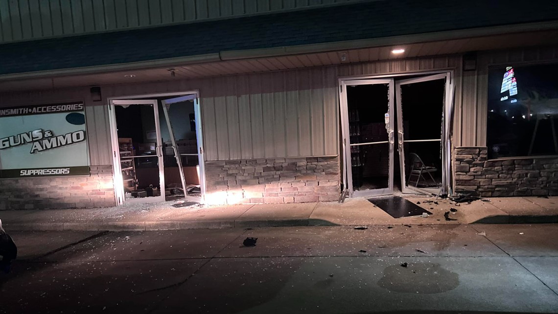 Suspects Drive Car Through Canal Fulton Gun Store Steal Guns