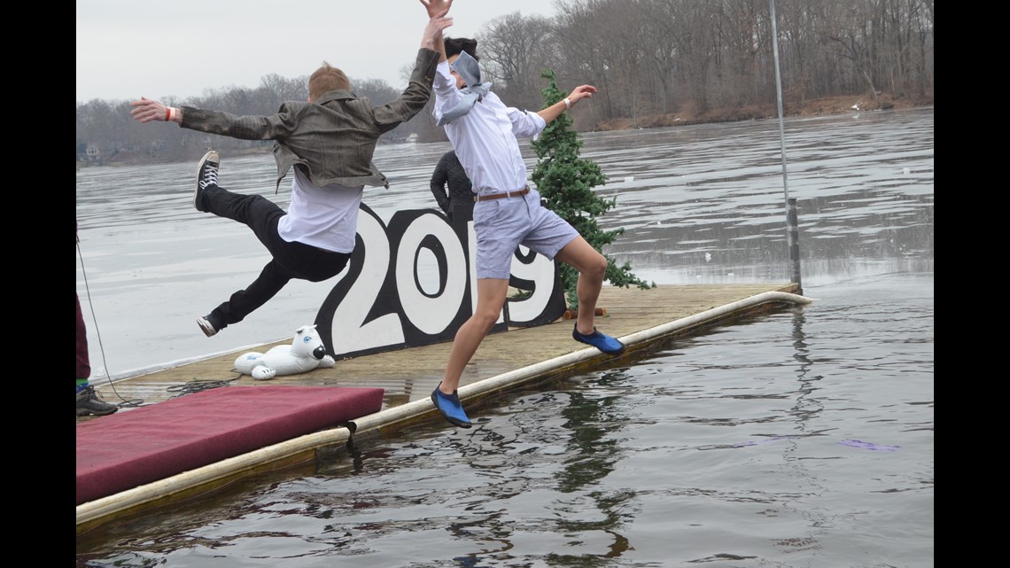 VIDEO | Portage Lakes Polar Bear Jump 2019: Watch as hundreds plunge ...