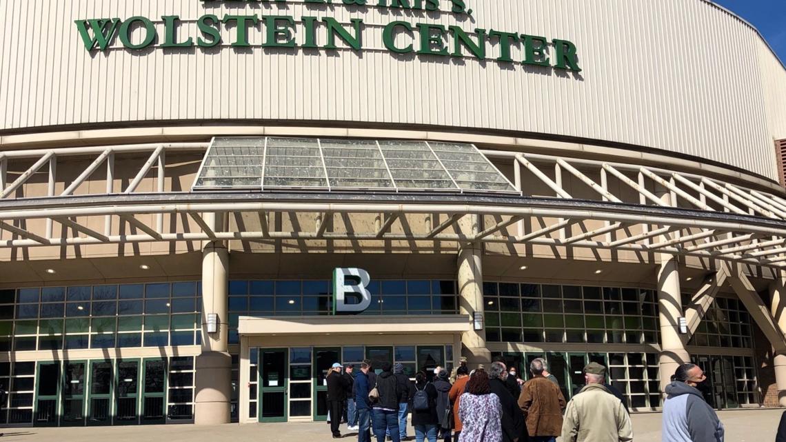 Getting a COVID vaccine at Cleveland's Wolstein Center | wkyc.com