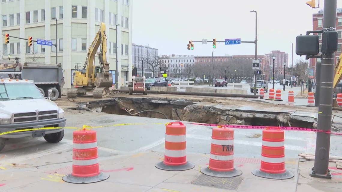Mayor Justin Bibb, city officials say sinkhole intersection will reopen ...