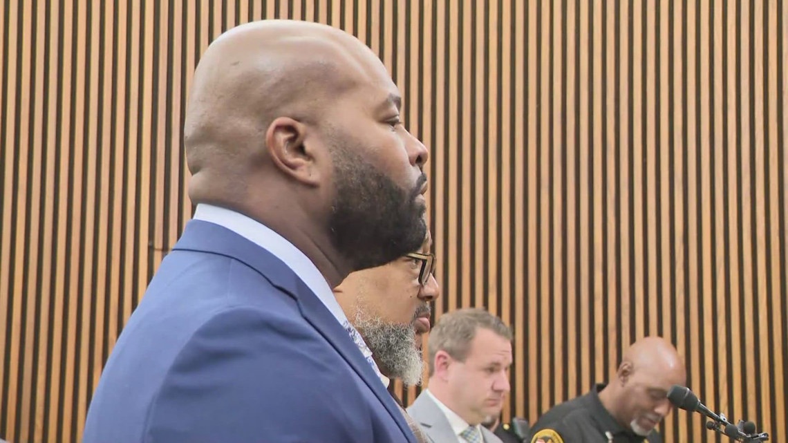 Bond set for former East Cleveland police chief Kenneth Lundy amid 31 ...