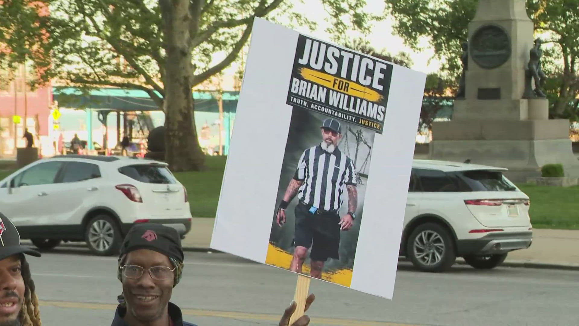 Cleveland man accused of intentionally striking flag football referee ...