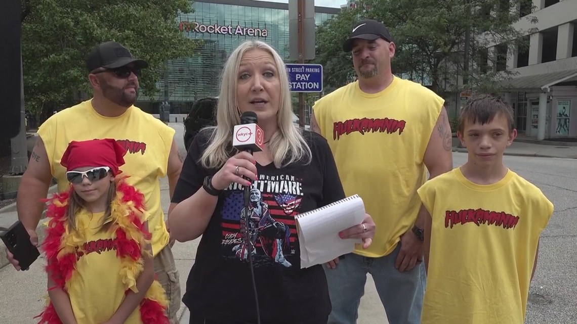 3News WWE Correspondent Amanda Naylor live before Smackdown in ...