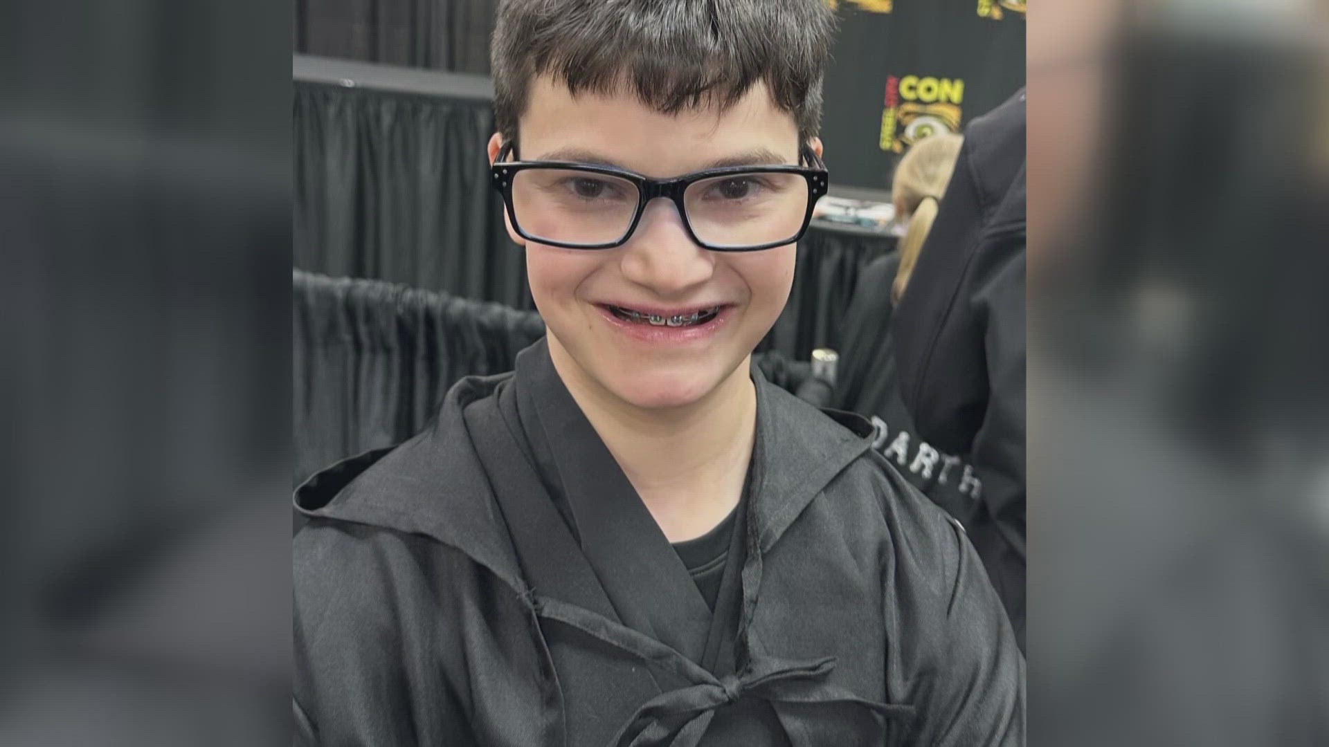 13-year-old boy dies after falling off parade trailer in Green on ...