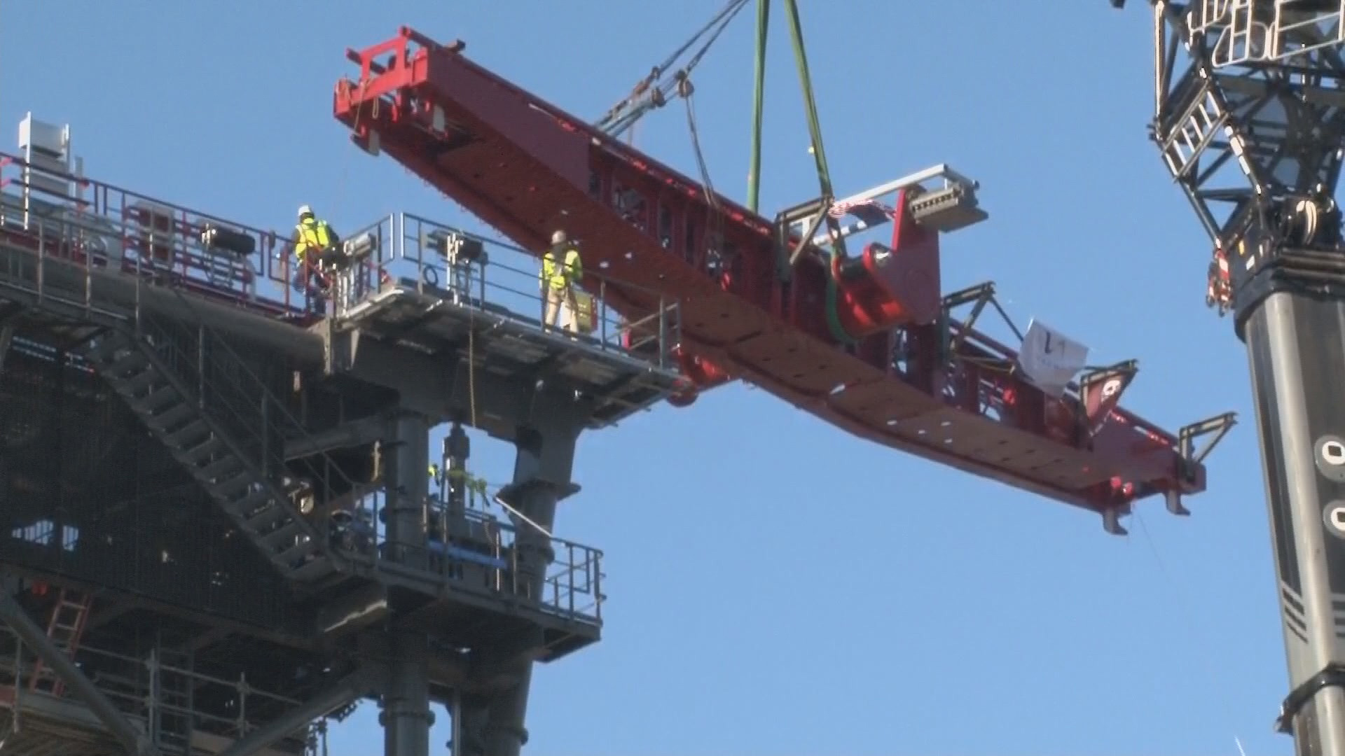 Siren's Curse roller coaster construction at Cedar Point: Video of tilt ...
