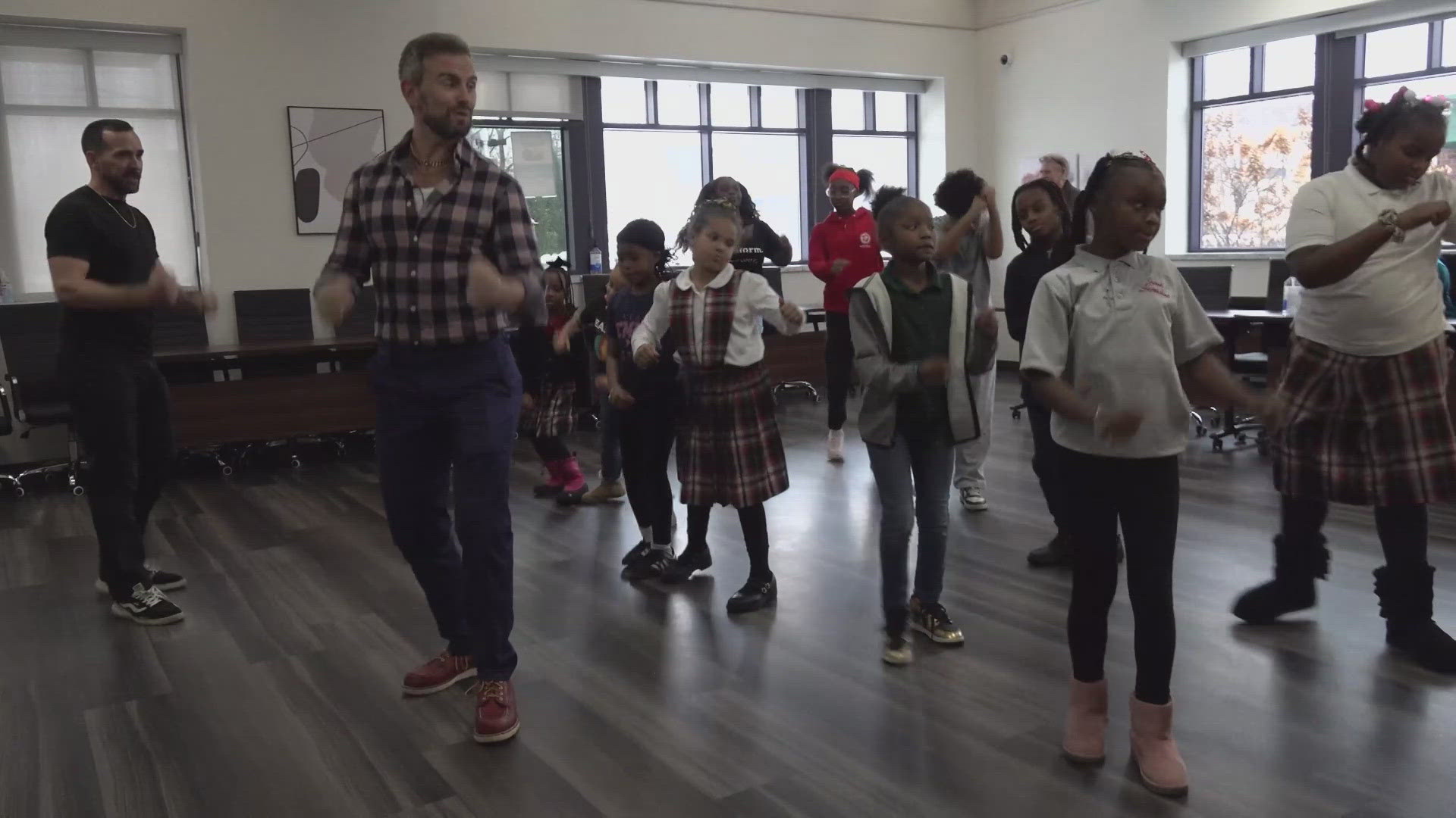 Broadway star and Rocky River native Daniel Reichard returns home to perform with Boys & Girls ...