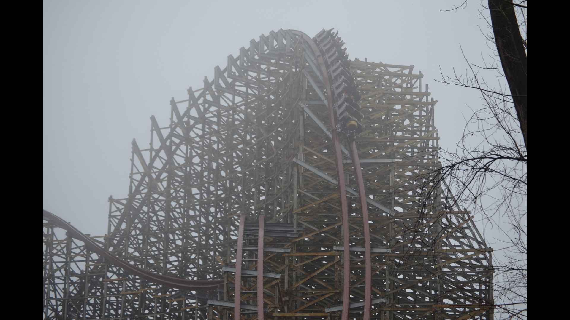Cedar Point begins running two trains on Steel Vengeance after opening ...