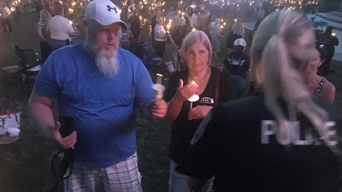 PHOTOS | Community gathers for candlelight vigil to honor fallen Mentor ...